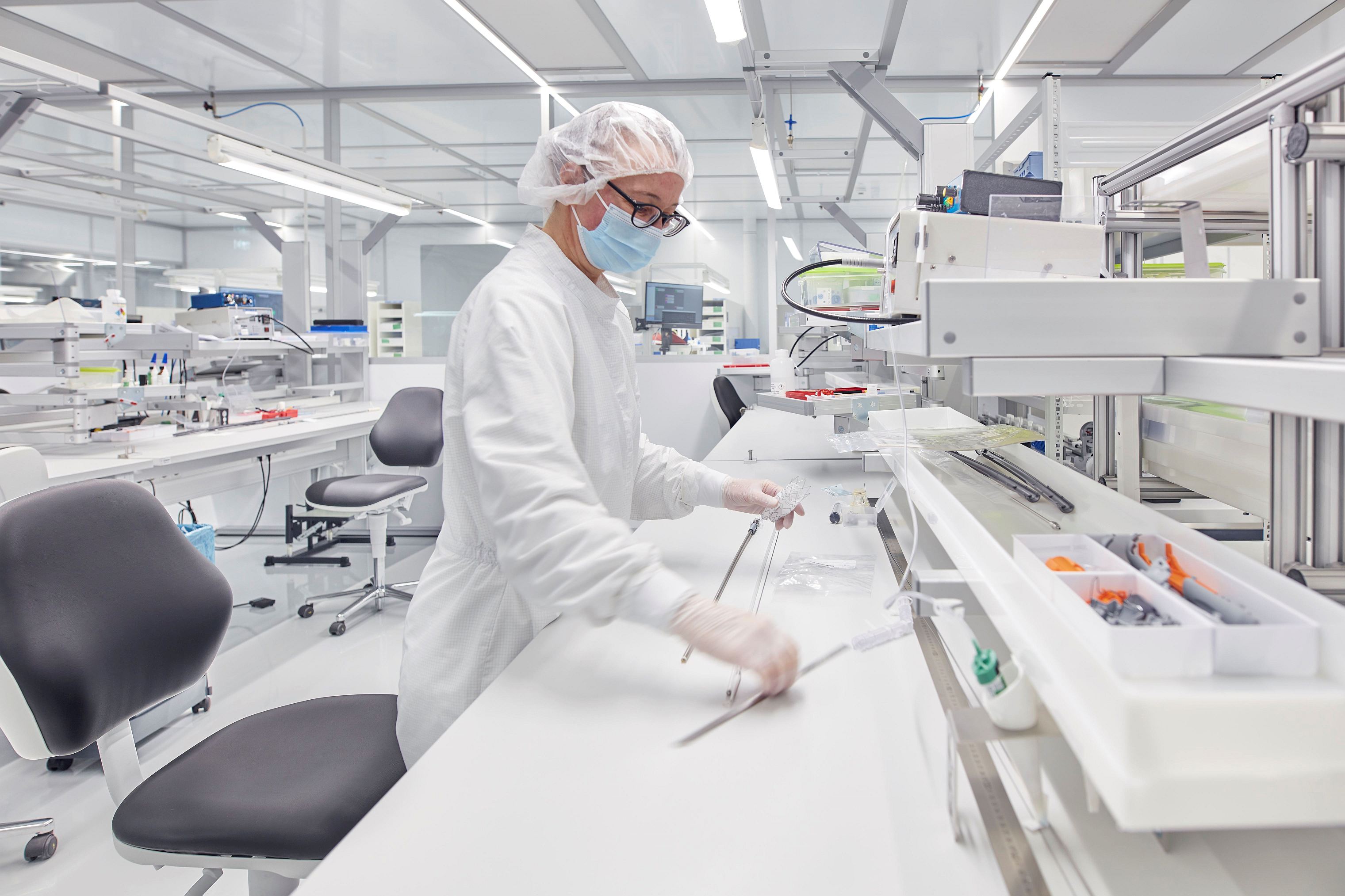 Precision microscopes in ISO 7 cleanroom tents - Use case | ensun